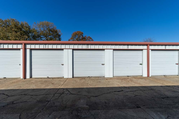 Mini Mall Storage - Batesville: Lowest Rates - Storage.com