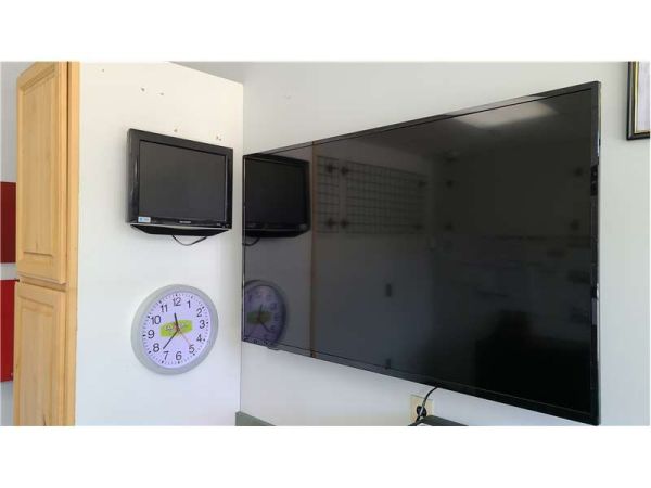 Extra Space Storage - 7622 - Upper Darby - Fairfield Ave: Lowest Rates ...